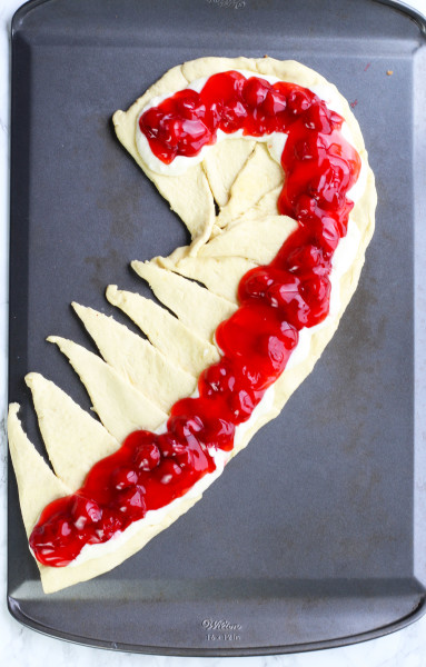 Candy Cane Crescent Roll Breakfast Pastry | 3 Yummy Tummies