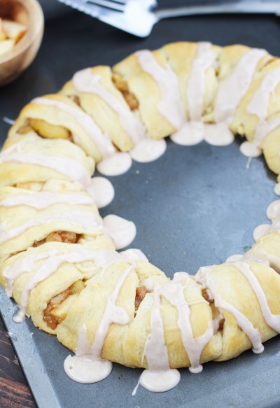 Apple Crescent Roll Pastry Ring | 3 Yummy Tummies