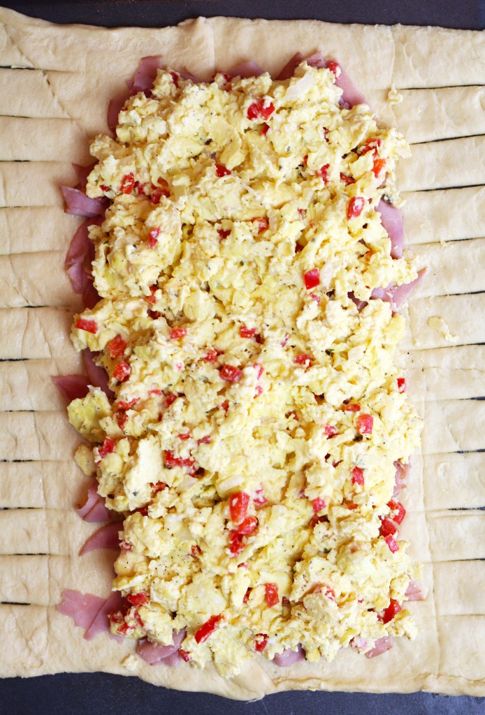 Scrambled Egg Brunch Bread | 3 Yummy Tummies