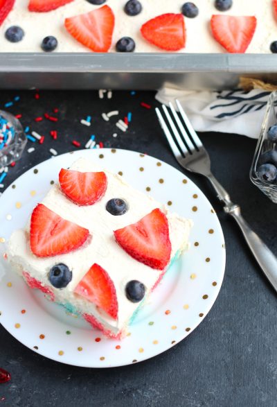 Easy Red White and Blue Jello Cake | 3 Yummy Tummies