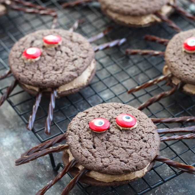 Chocolate Spider Whoopie Pies | 3 Yummy Tummies